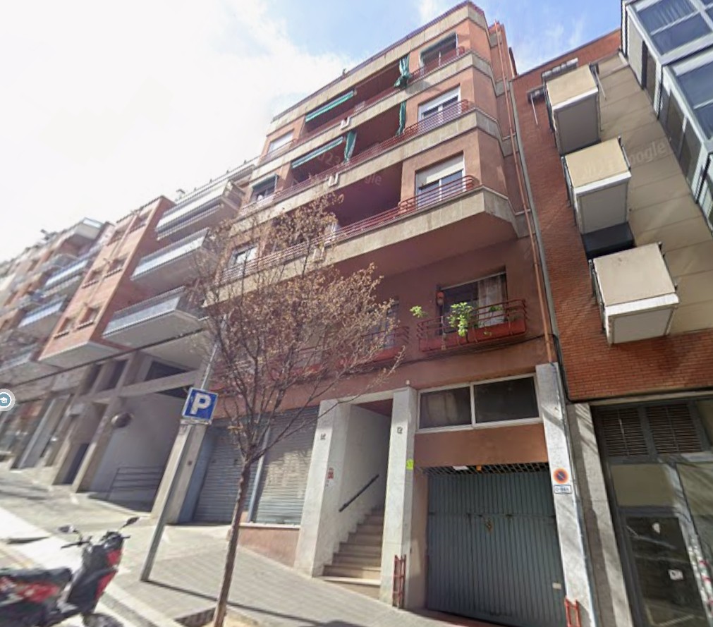 Subasta de dos Pisos en Barcelona y una Casa en Calanda (Teruel) - IAG ...