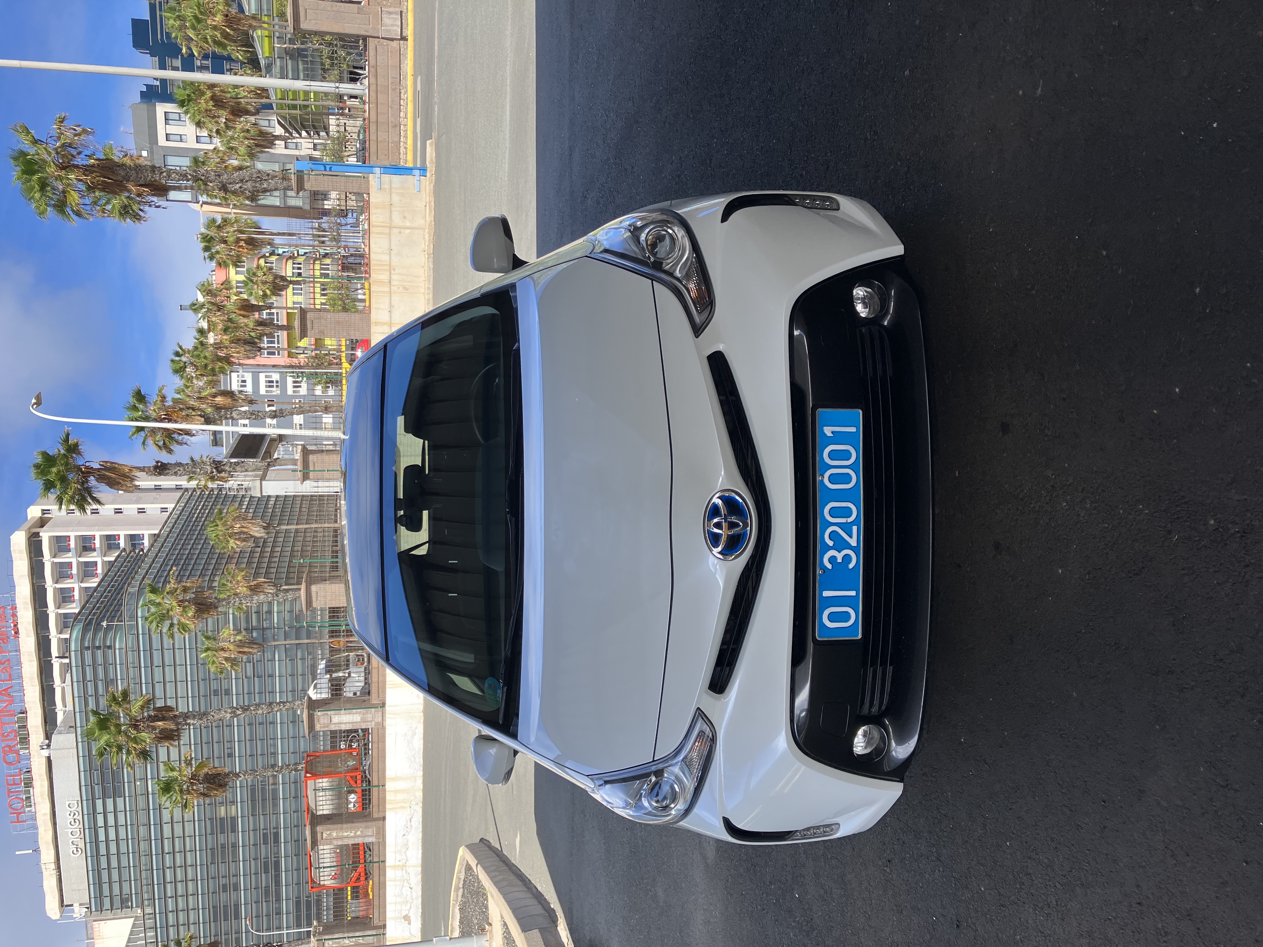 Subasta vehículo TOYOTA PRIUS PLUS en Las Palmas de Gran Canaria - IAG ...